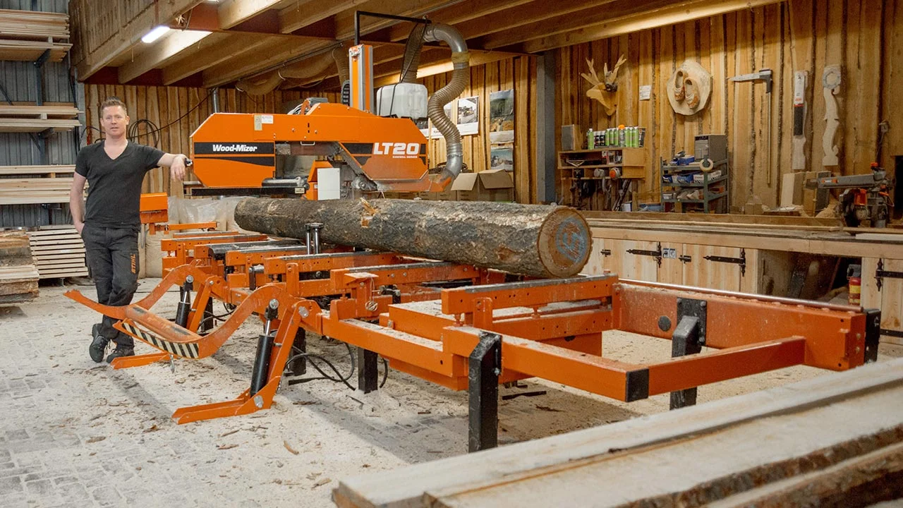 油圧式製材機 LT20製材機